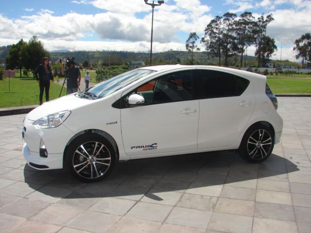 PRIUS C SPORT, el nuevo miembro de Toyota llega a Ecuador - MarketingActivo